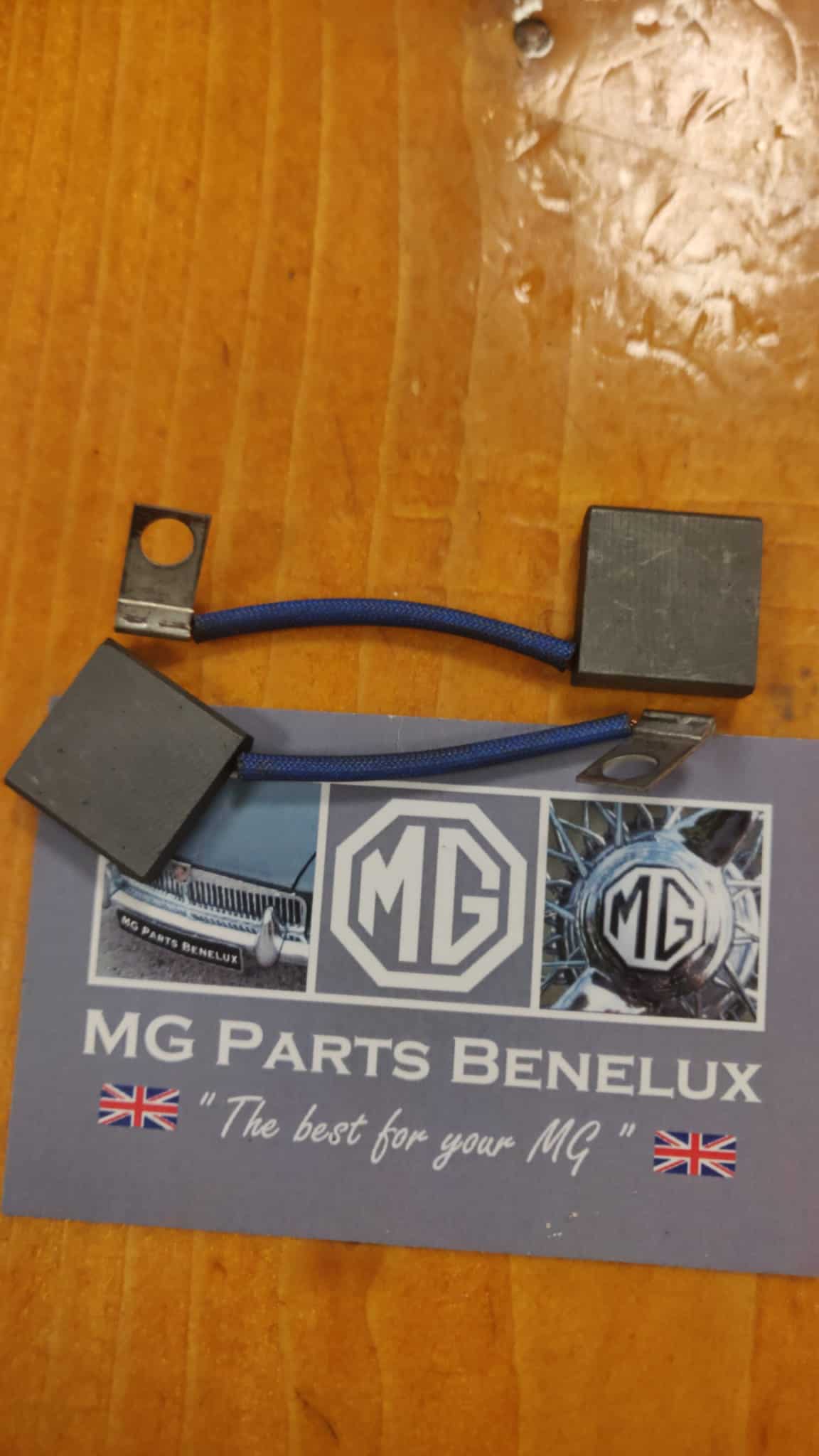 Koolborstels voor de early dynamo (C40) - MG Parts Benelux
